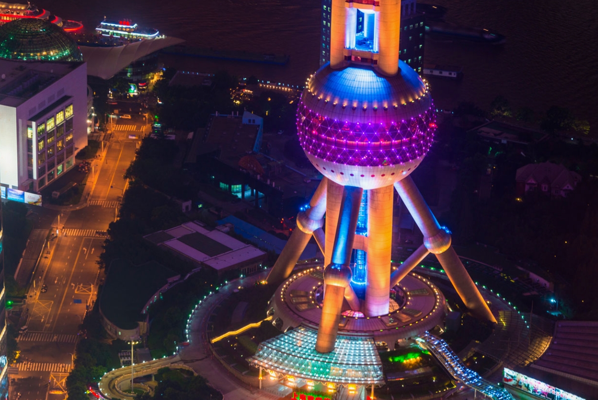 LED Transparent Screen vs. Traditional LED Screen: Comprehensive ...